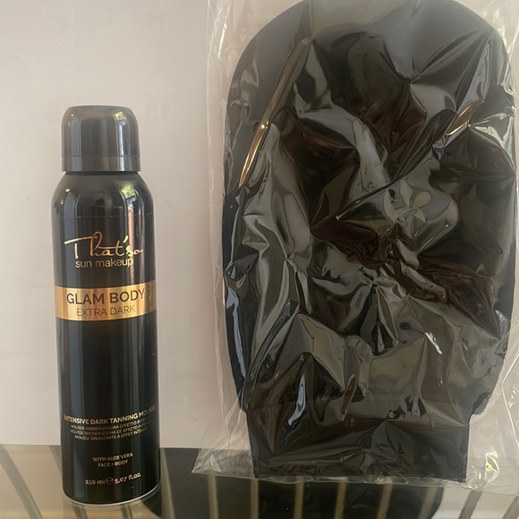That’so | Bath & Body | Thatso Glam Body Extra Dark Mitten Applicator ...